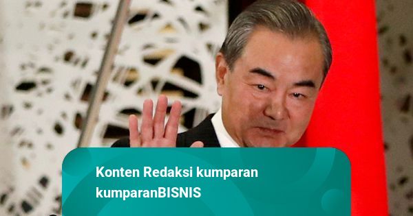 Sebelum Bertemu Jokowi, Luhut Ajak Menlu China ke Danau Toba | kumparan.com Sebelum Bertemu Jokowi, Luhut Ajak Menlu China ke Danau Toba | kumparan.com